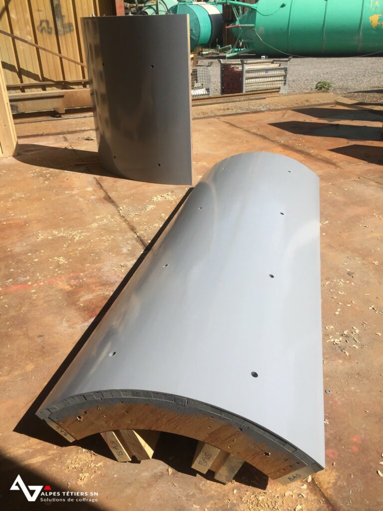 Stackable curved wooden formwork – ALPES TETIERS SN