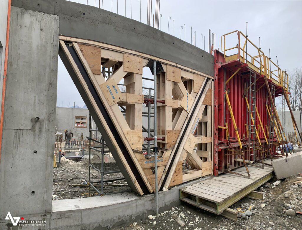 V-shaped column formwork – ALPES TETIERS SN