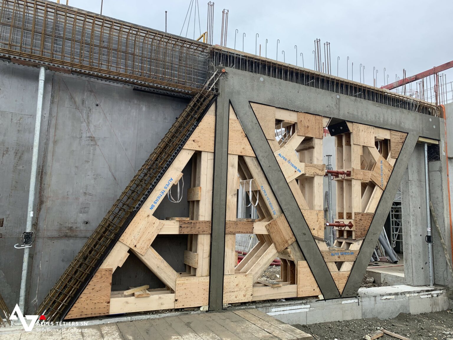 V-shaped column formwork – ALPES TETIERS SN